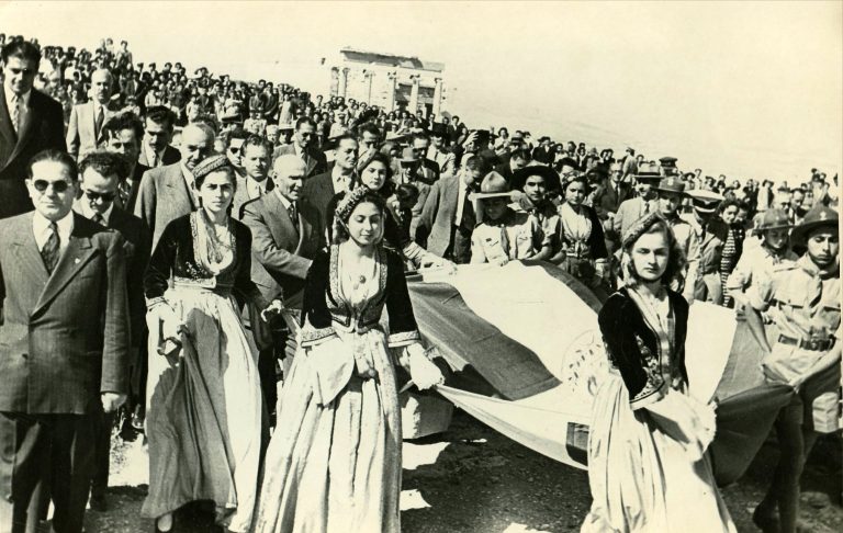 Η Σημαία της Απελευθέρωσης των Αθηνών - ΤΑ ΑΘΗΝΑΪΚΑ